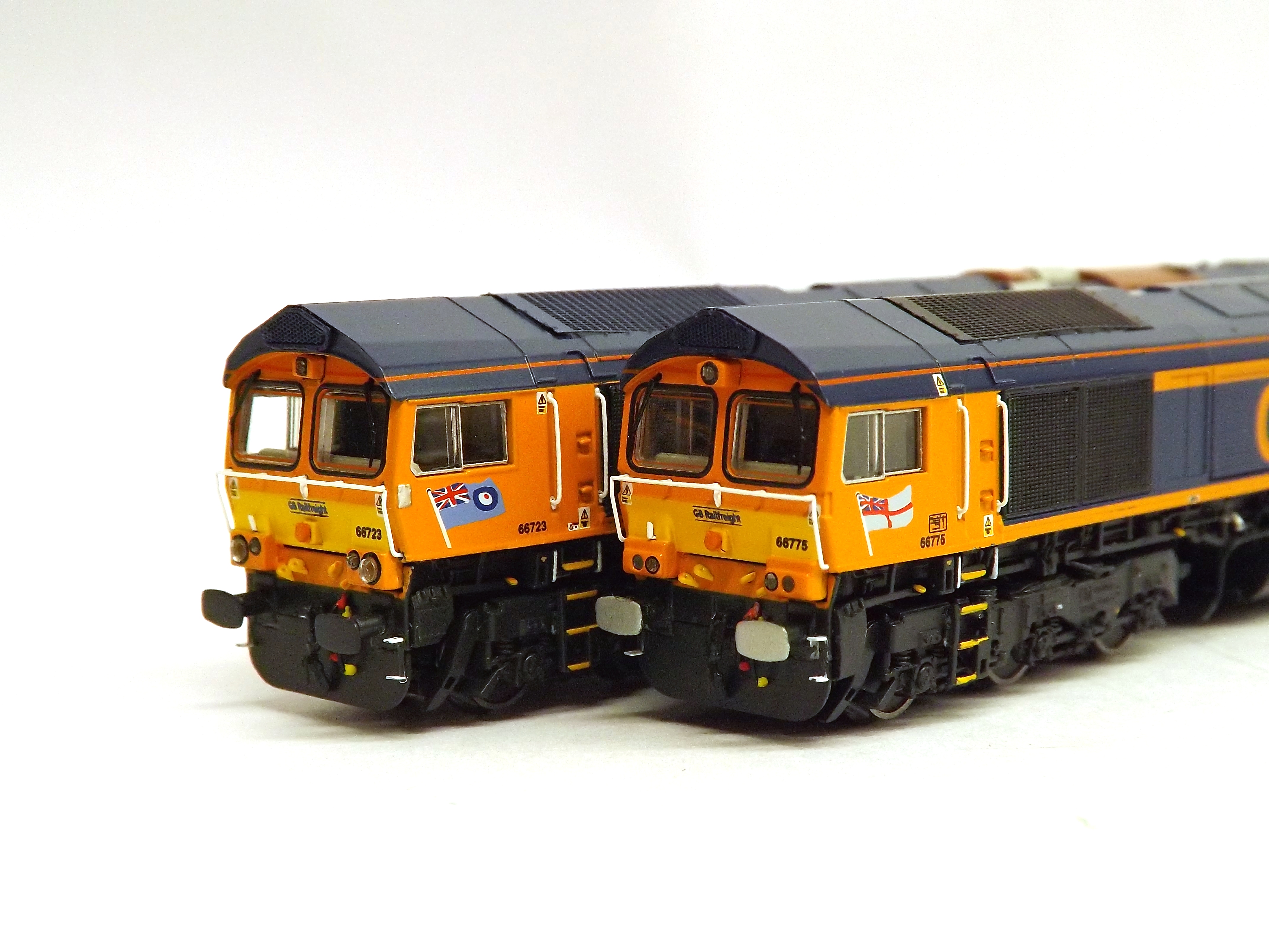 Revolution Trains RT-N66-GB-T4U Forces Twin Pack 66723 & 66775